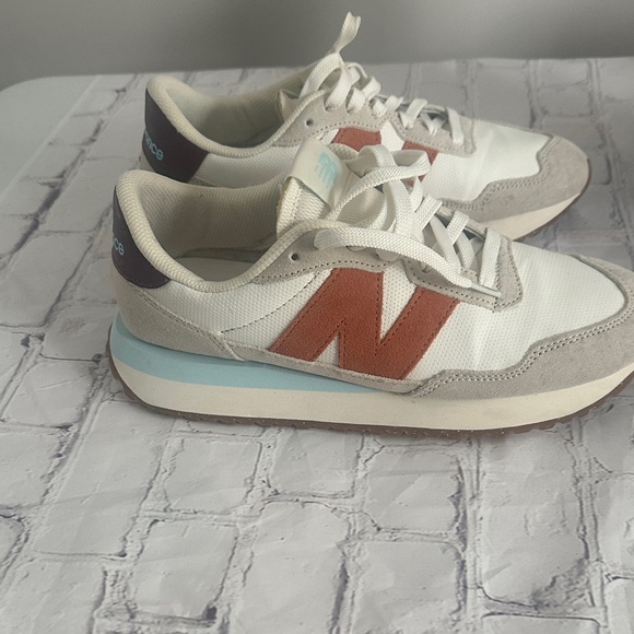 New Balance | Shoes | New Balance Womens Sneakers Soft Cooper And Sea ...